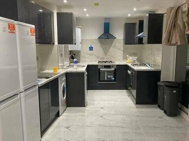 1 bedroom house share for rent in Brentford Brentford TW8
