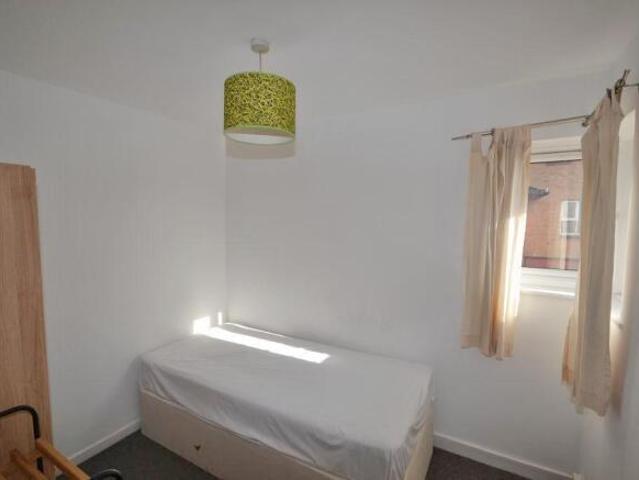 1 bedroom house share for rent in Bridgeford Court, Oldbrook, Milton Keynes, Buckinghamshire, MK6 2NA, MK6
