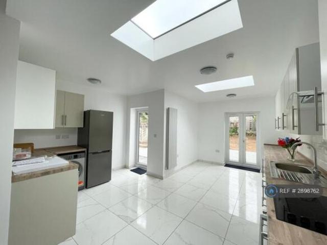1 bedroom house share for rent in Broadfield Road, London, SE6