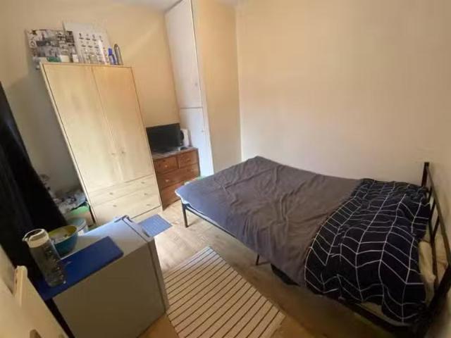1 bedroom house share for rent in Brook Street, treforest, pon.