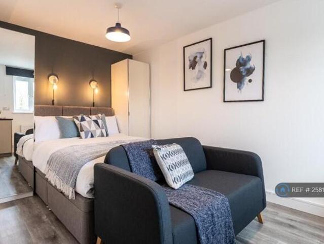 1 bedroom house share for rent in Brook View, Northampton, NN4