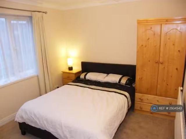 1 bedroom house share for rent in Brookhouse Road, Farnborough.