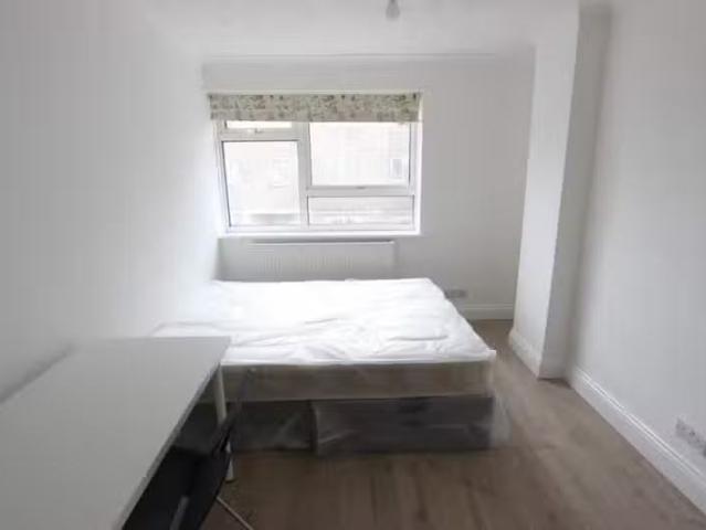 1 bedroom house share for rent in Goldings Crescent, Hatfield.