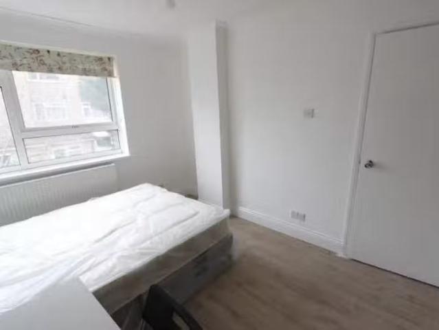 1 bedroom house share for rent in Goldings Crescent, Hatfield.