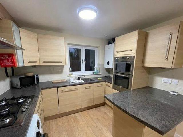 1 Bedroom House Share For Rent In Giffard Park