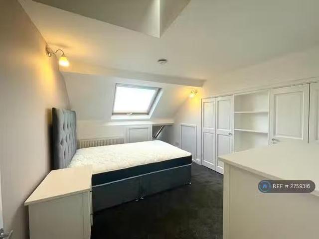 1 bedroom house share for rent in Gloucester Road North, Brist.