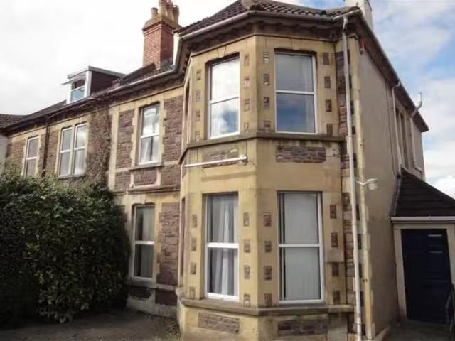 1 bedroom house share for rent in Gloucester Road North, Filto.