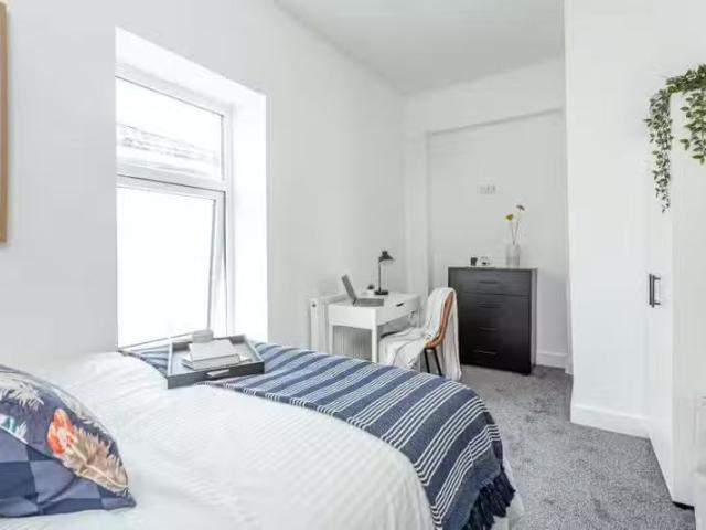 1 bedroom house share for rent in Glover Street, Birkenhead, C.