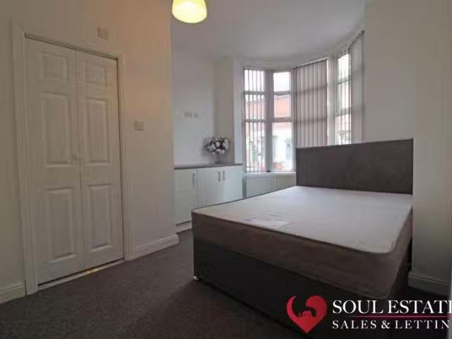 1 bedroom house share for rent in Grange Road, Smethwick, B66