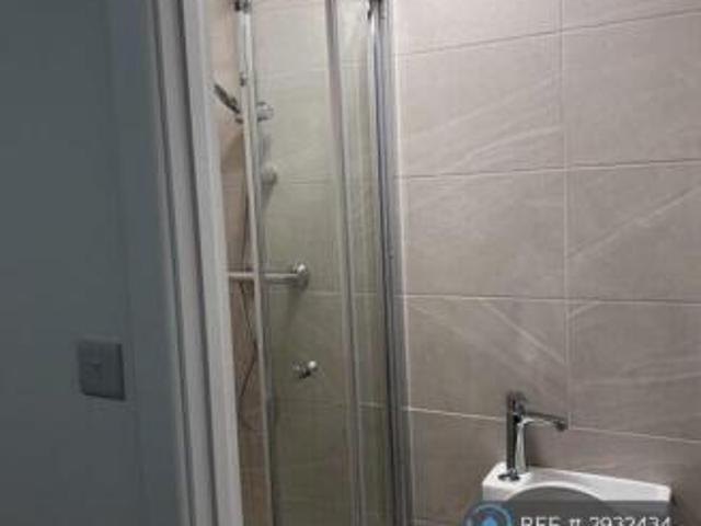 1 bedroom house share for rent in Gresham Road, London, E16