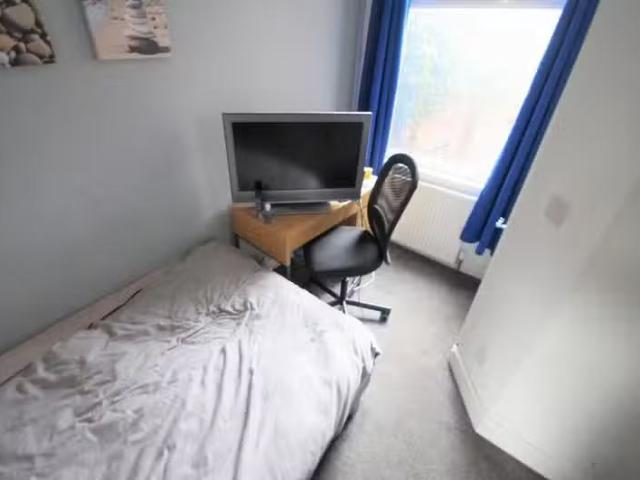 1 bedroom house share for rent in Gresham Street, Upper Stoke.