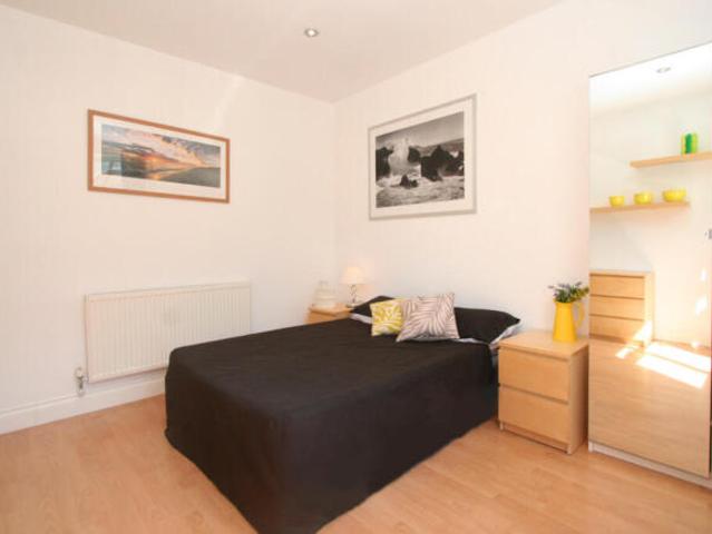 1 bedroom house share for rent in Grove Street, London SE8