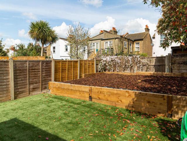 1 bedroom house share for rent in Guildford Road, Southend on Sea, SS2