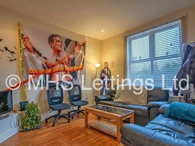 1 bedroom house share for rent in Double Room 28 Clarkson View Woodhouse Leeds LS6 2LB LS6