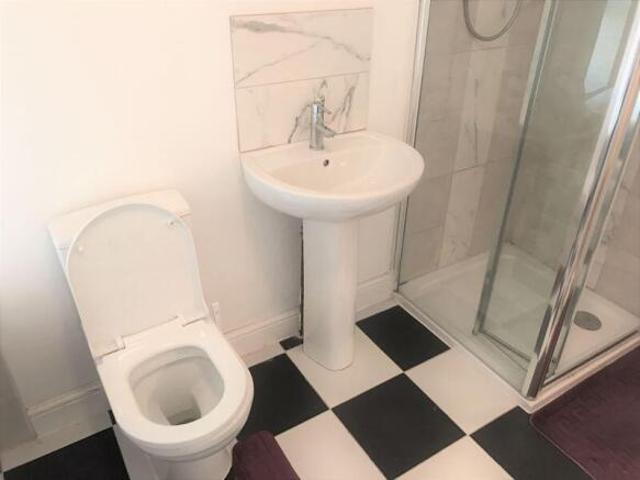 1 bedroom house share for rent in Double Room with Bill Inc Baring Road, NN5