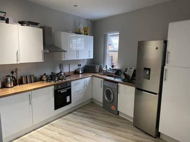 1 bedroom house share for rent in Delph Street Springfield WN6