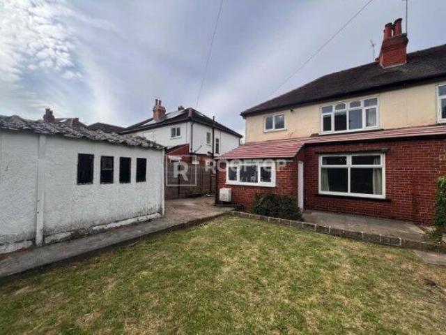 3 bedroom house share for rent in Dennistead Crescent, LS6