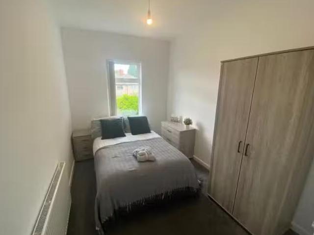 1 bedroom house share for rent in Ensuite 4, Bolingbroke Road.