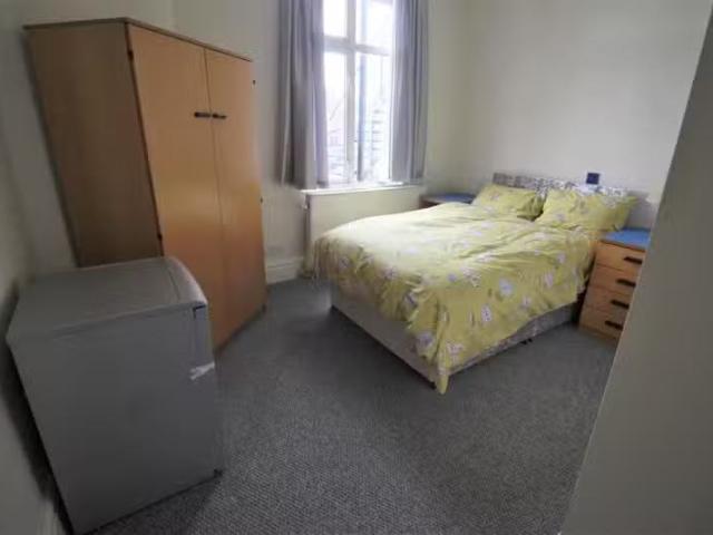 1 bedroom house share for rent in Ensuite 6, Earlsdon Avenue S.