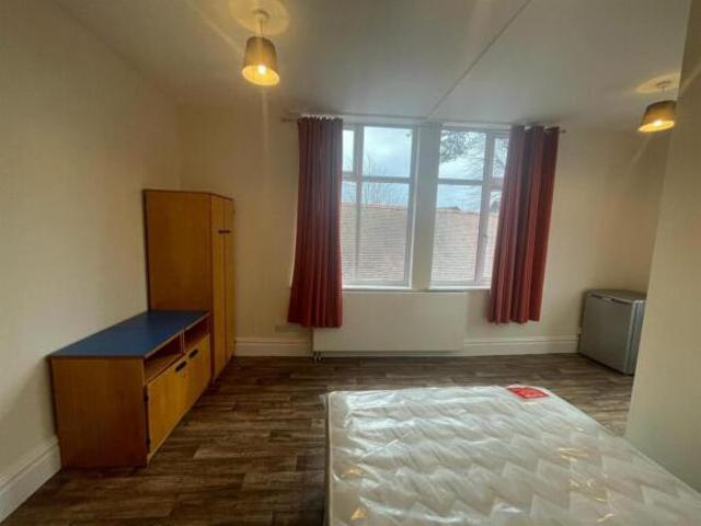 1 bedroom house share for rent in Ensuite 7, Earlsdon Avenue South, Coventry, CV5 6TH, CV5