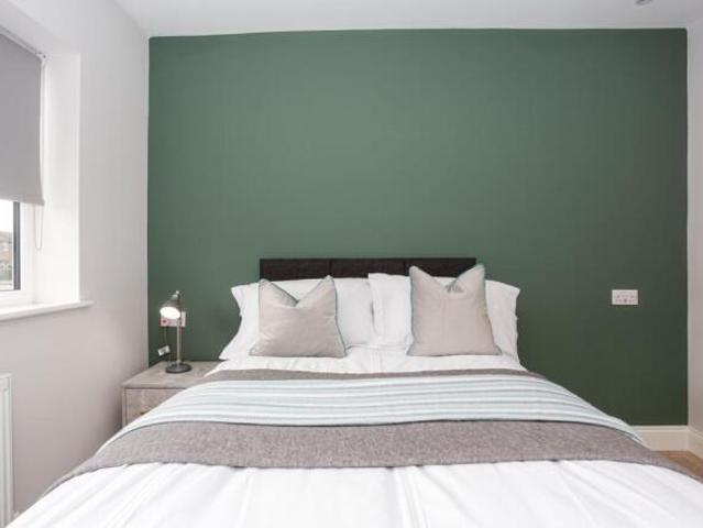 1 bedroom house share for rent in Eastwoodbury Lane, Southend On Sea, SS2