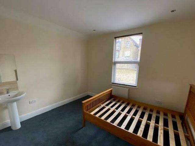 1 bedroom house share for rent in Edridge Road Croydon CR0