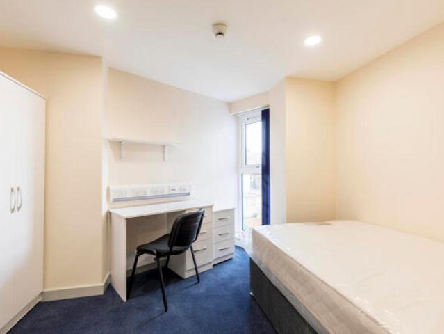 1 bedroom house share for rent in Fawcett Road, Portsmouth, PO4