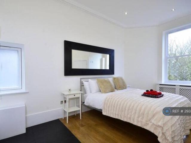 1 bedroom house share for rent in Fitzjohns Avenue, London, NW3