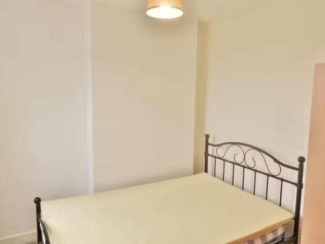 1 bedroom house share for rent in Field Terrace Road, Newmarke.