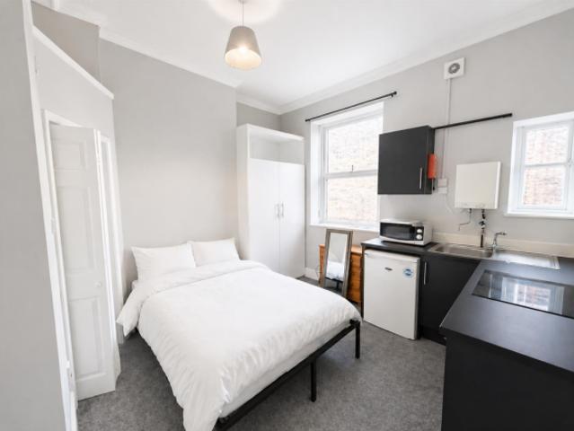 Studio flat for rent in Flat 4, 32 Beech Hill Road, Broomhill, S10