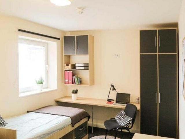 1 Bedroom House Share For Rent In Flewitt House, Beeston