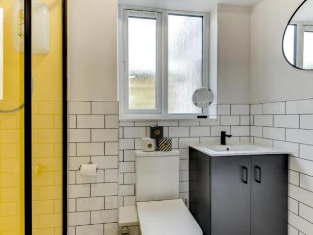 1 bedroom house share for rent in Freeview Road, Bath, BA2