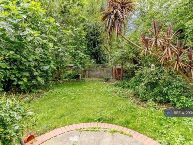 1 bedroom house share for rent in Knatchbull Road, London, SE5