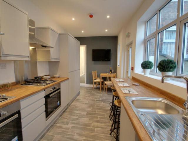 1 bedroom house share for rent in Knighton Lane, Leicester, LE2