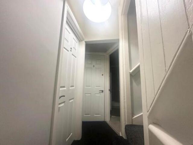 1 bedroom house share for rent in Knowle Terrace Room 1, Burley, Leeds, LS4