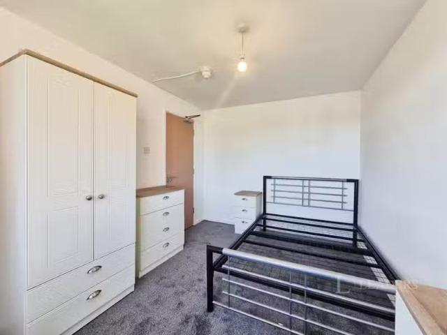 1 bedroom house share for rent in Kings Road, Chelmsford, Esin.