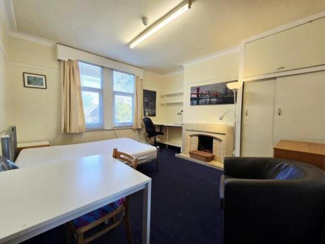 1 bedroom house share for rent in Kirkstall Lane, Headingley, Leeds, LS6