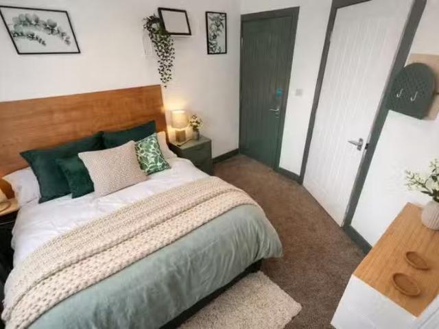 1 bedroom house share for rent in HMO Room 2, 5 Warmsworth Roa.