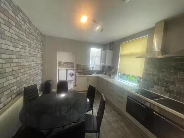 1 bedroom house share for rent in HMO Room 5, Broxholme Lane.