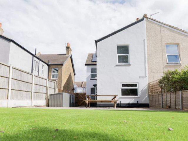 1 bedroom house share for rent in Honiton Road, Southend On Sea, SS1