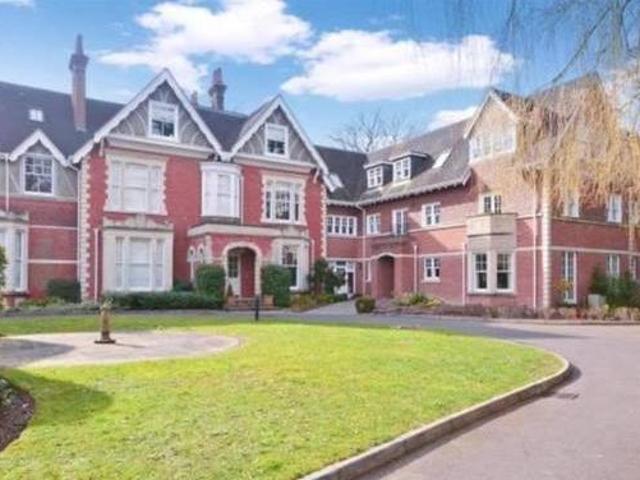 1 bedroom house share for rent in Horley Surrey RH6