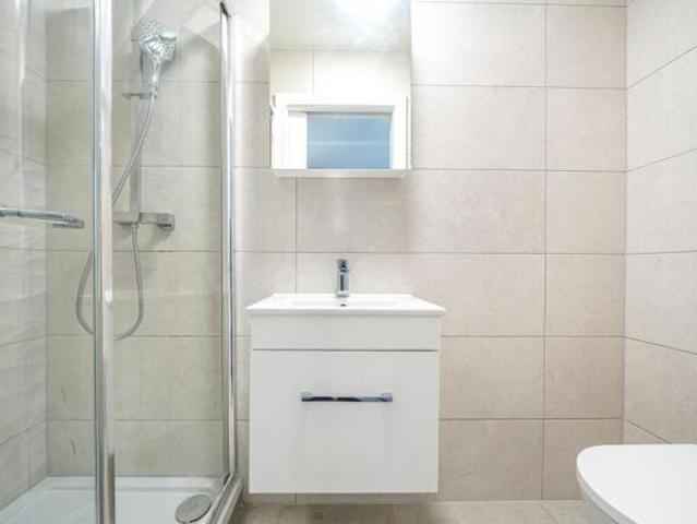1 bedroom house share for rent in Hospital Way, Hither Green, SE13