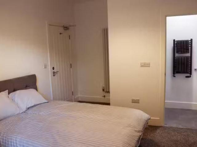 1 bedroom house share for rent in Hainton Avenue, Grimsby, DN32