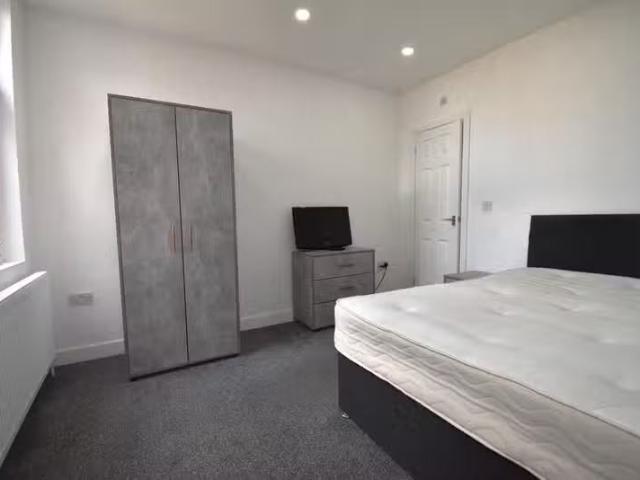 1 bedroom house share for rent in Harefield Road, Coventry, CV.