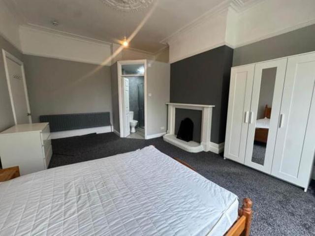 1 bedroom house share for rent in Harehills Avenue Room 1, Chapeltown, Leeds, LS7