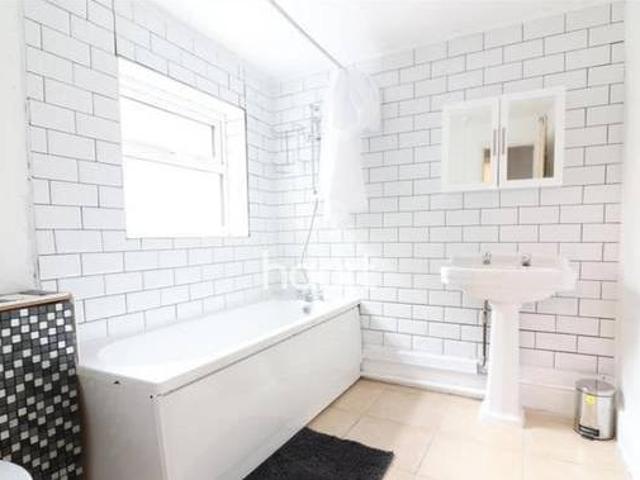 1 bedroom house share for rent in Harriet Street DE23