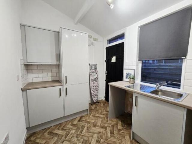 1 bedroom house share for rent in Headingley Mount, Headingley, Leeds, LS6