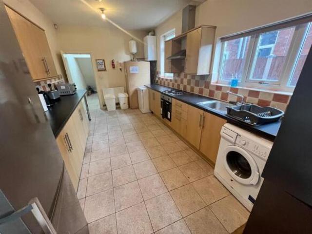 1 bedroom house share for rent in Hearsall Lane, Chapelfields, Coventry, CV5 6HJ, CV5