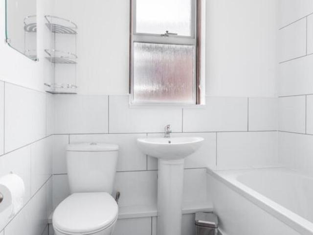 1 bedroom house share for rent in Hearsall Lane, Coventry, CV5