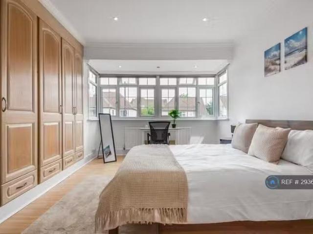 1 bedroom house share for rent in Henville Road, Bromley, BR1